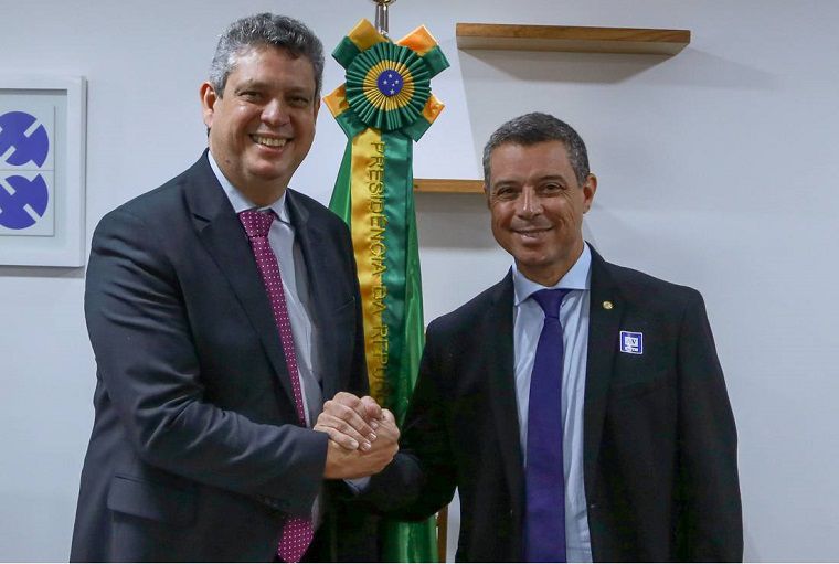 Mitidieri aceita convite de Márcio Macedo e volta de Brasília em avião ...